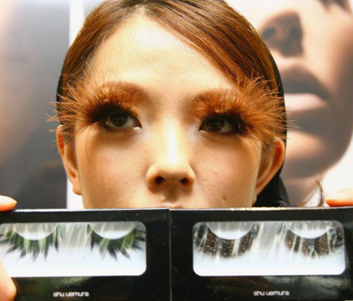21 More of the Worst Eyebrows, Lashes & Lips | Team Jimmy Joe